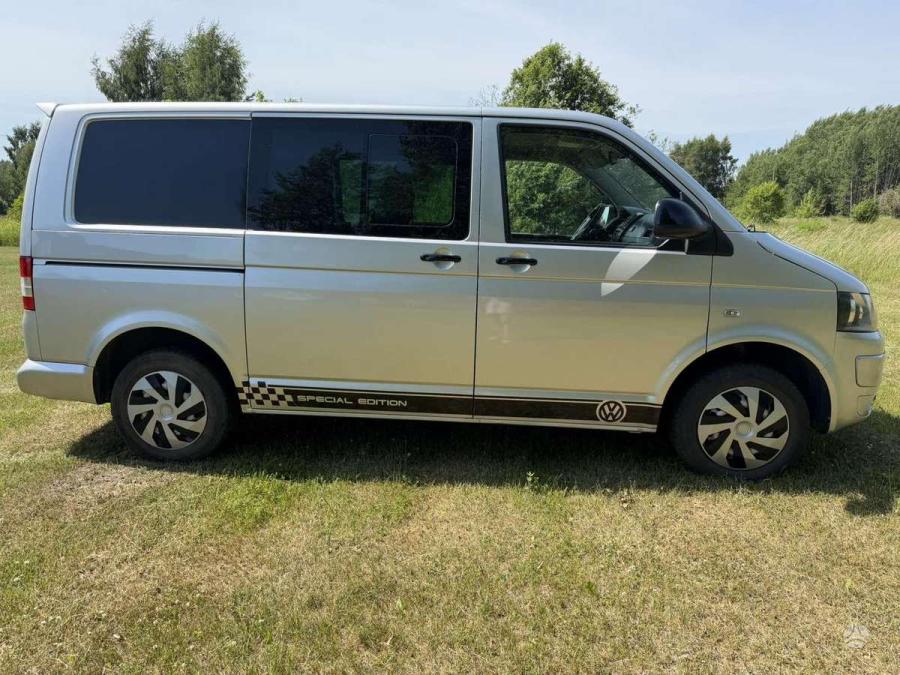 Pelēks Volkswagen Transporter 2012 Šauļi, ar dzinēja tilpumu 1.97 L un nobraukumu 292 tūkst. km par 9900 €, foto 6 vietnē AUTOMOTO.COM.LV