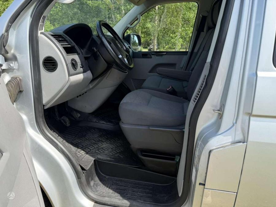 Pelēks Volkswagen Transporter 2012 Šauļi, ar dzinēja tilpumu 1.97 L un nobraukumu 292 tūkst. km par 9900 €, foto 10 vietnē AUTOMOTO.COM.LV