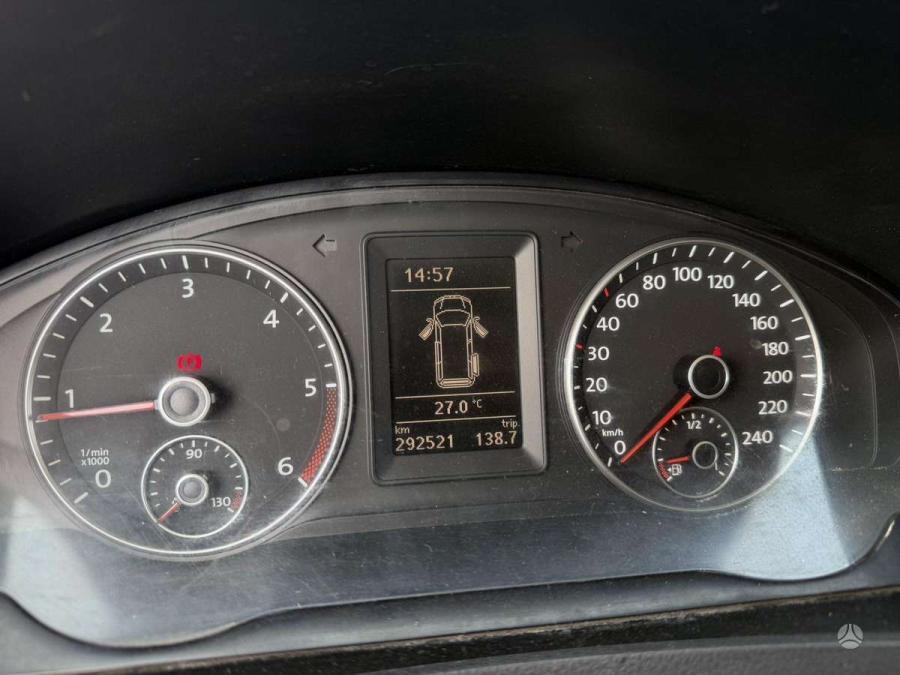 Pelēks Volkswagen Transporter 2012 Šauļi, ar dzinēja tilpumu 1.97 L un nobraukumu 292 tūkst. km par 9900 €, foto 12 vietnē AUTOMOTO.COM.LV