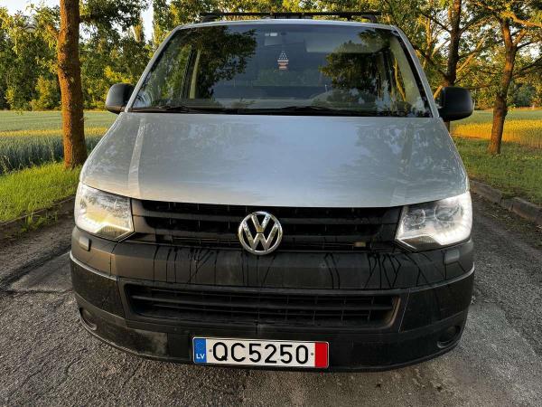 Pelēks Volkswagen Transporter 2012 Panevēža, ar dzinēja tilpumu 2.00 L un nobraukumu 262 tūkst. km par 5600 €, foto 7 vietnē AUTOMOTO.COM.LV