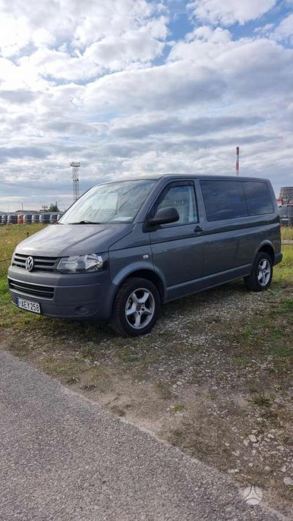 Pelēks Volkswagen Transporter 2012 Viļņa, ar dzinēja tilpumu 2.00 L un nobraukumu 41 tūkst. km par 15400 €, foto 1 vietnē AUTOMOTO.COM.LV
