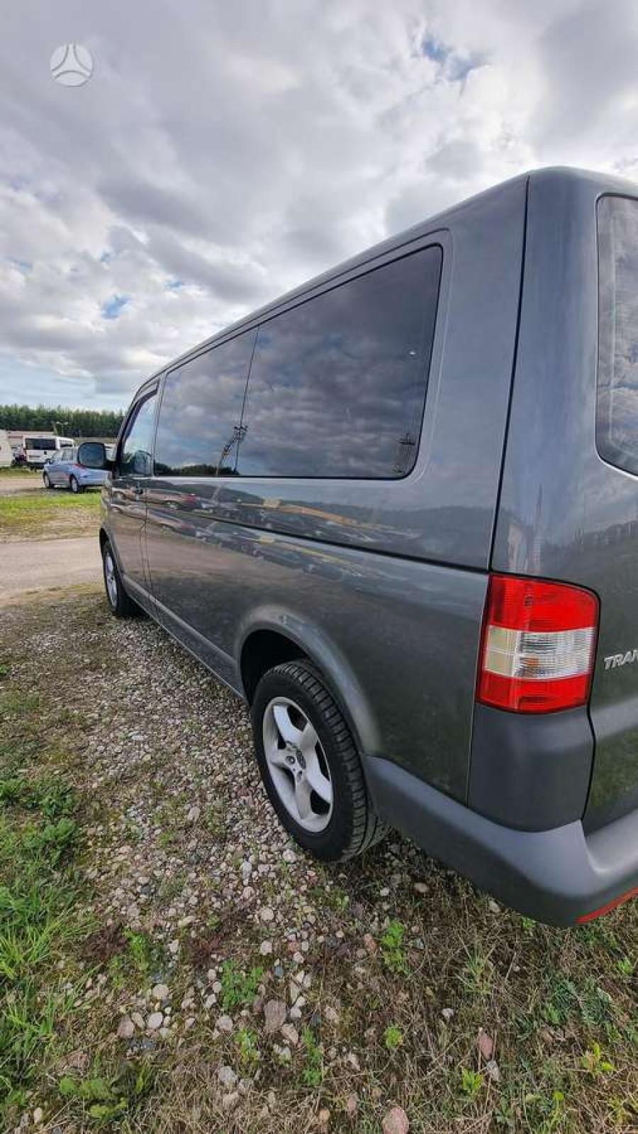 Grey Volkswagen Transporter 2012 in Vilnius, with an engine capacity of 2.00 L and mileage of 41 thousand km for 15400 €, photo 4 on AUTOMOTO.COM.LV