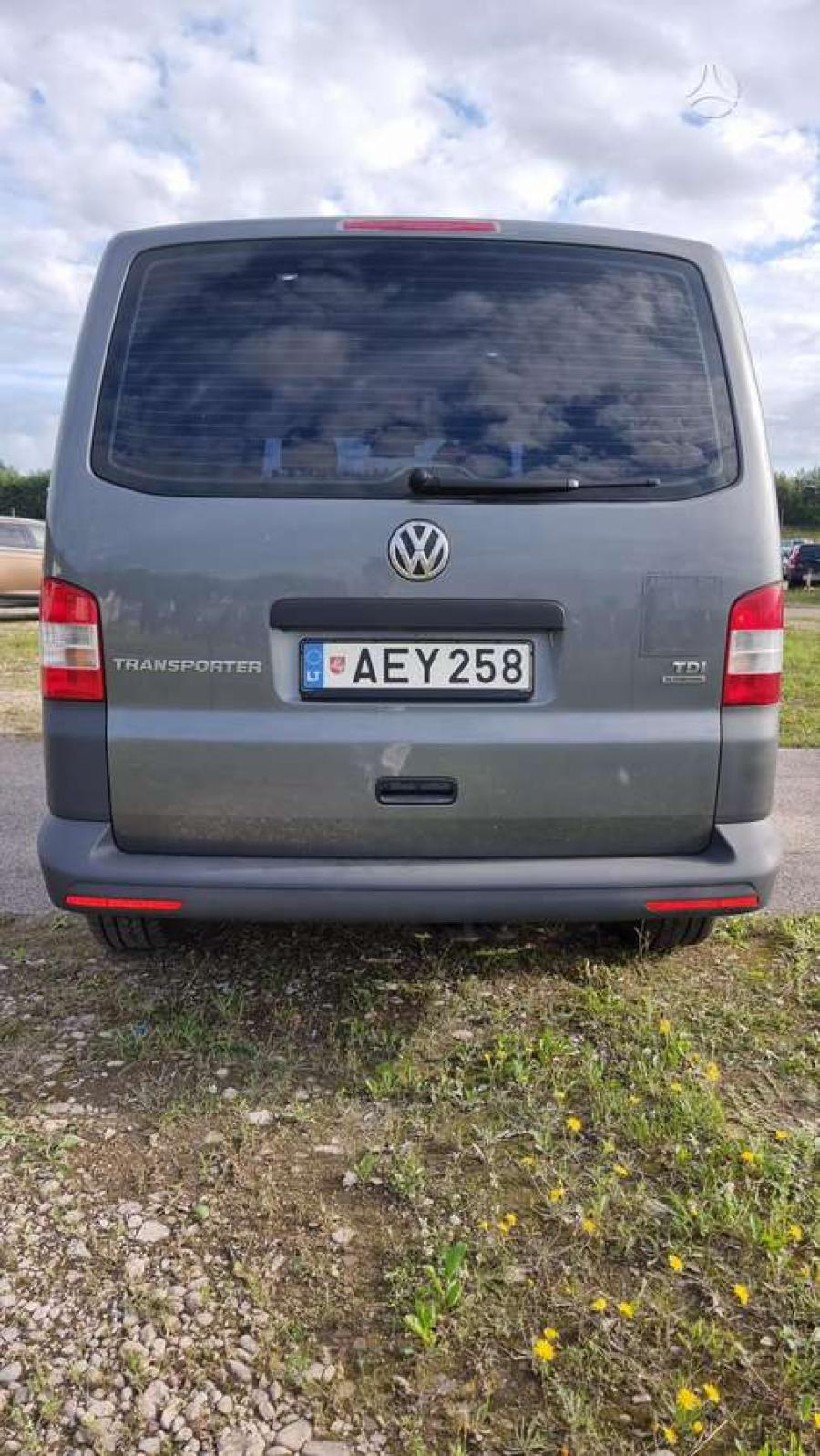 Grey Volkswagen Transporter 2012 in Vilnius, with an engine capacity of 2.00 L and mileage of 41 thousand km for 15400 €, photo 7 on AUTOMOTO.COM.LV