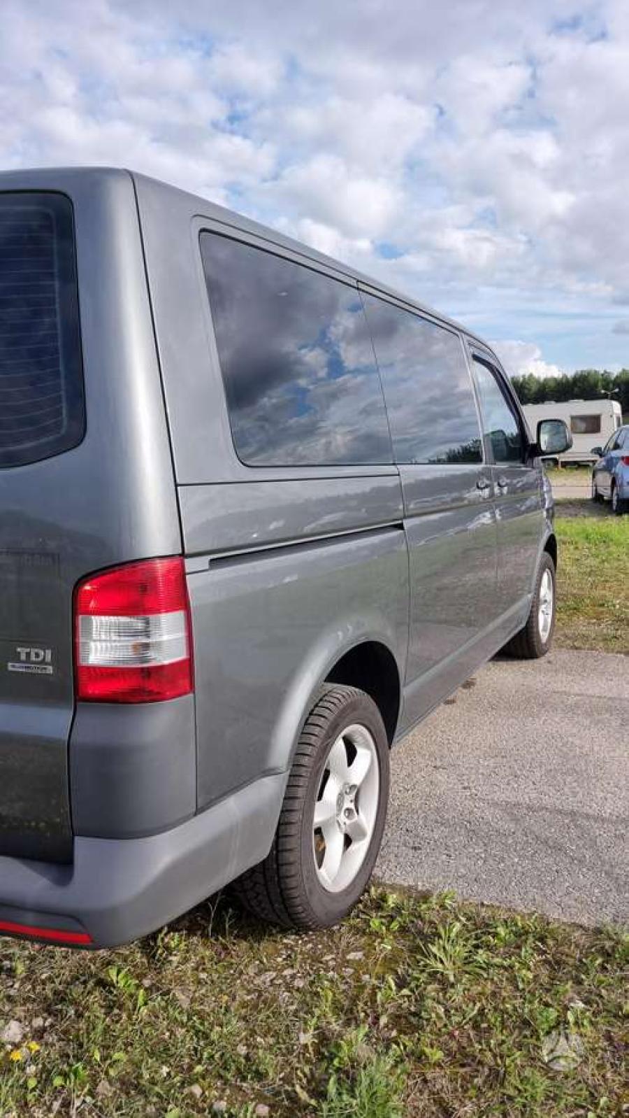 Grey Volkswagen Transporter 2012 in Vilnius, with an engine capacity of 2.00 L and mileage of 41 thousand km for 15400 €, photo 8 on AUTOMOTO.COM.LV
