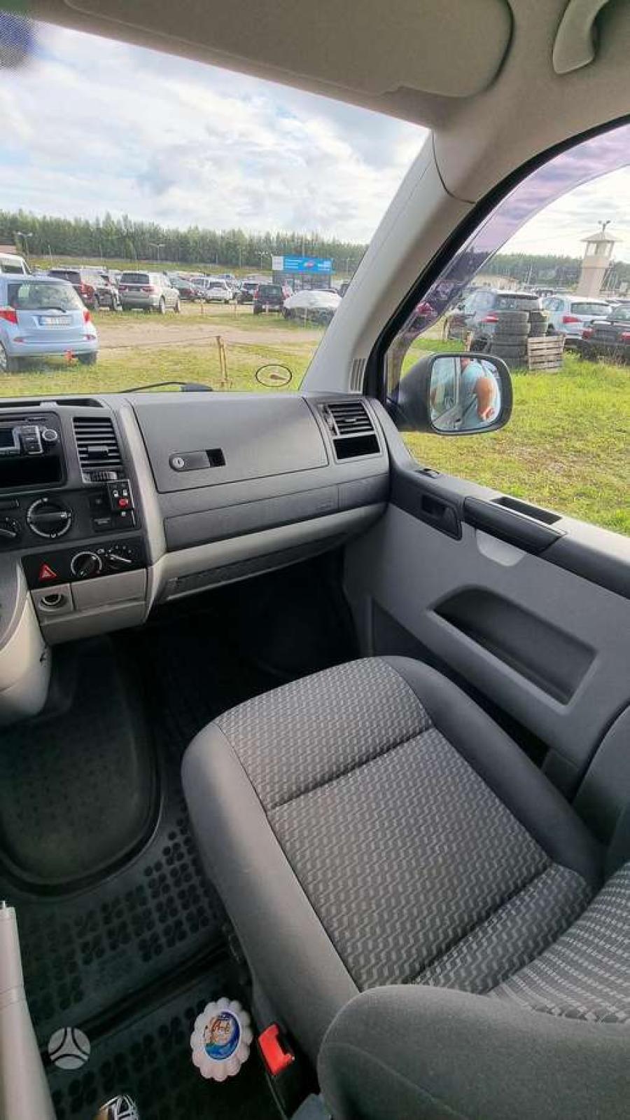 Grey Volkswagen Transporter 2012 in Vilnius, with an engine capacity of 2.00 L and mileage of 41 thousand km for 15400 €, photo 19 on AUTOMOTO.COM.LV
