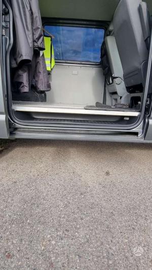 Grey Volkswagen Transporter 2012 in Vilnius, with an engine capacity of 2.00 L and mileage of 41 thousand km for 15400 €, photo 24 on AUTOMOTO.COM.LV