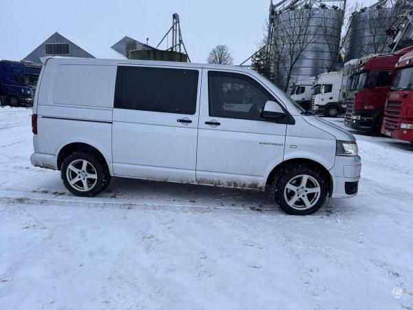 Grey Volkswagen Transporter 2013 in Pasvalys, with an engine capacity of 2.00 L and mileage of 215 thousand km for 9995 €, photo 2 on AUTOMOTO.COM.LV