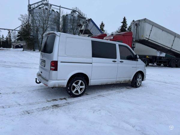 Grey Volkswagen Transporter 2013 in Pasvalys, with an engine capacity of 2.00 L and mileage of 215 thousand km for 9995 €, photo 8 on AUTOMOTO.COM.LV