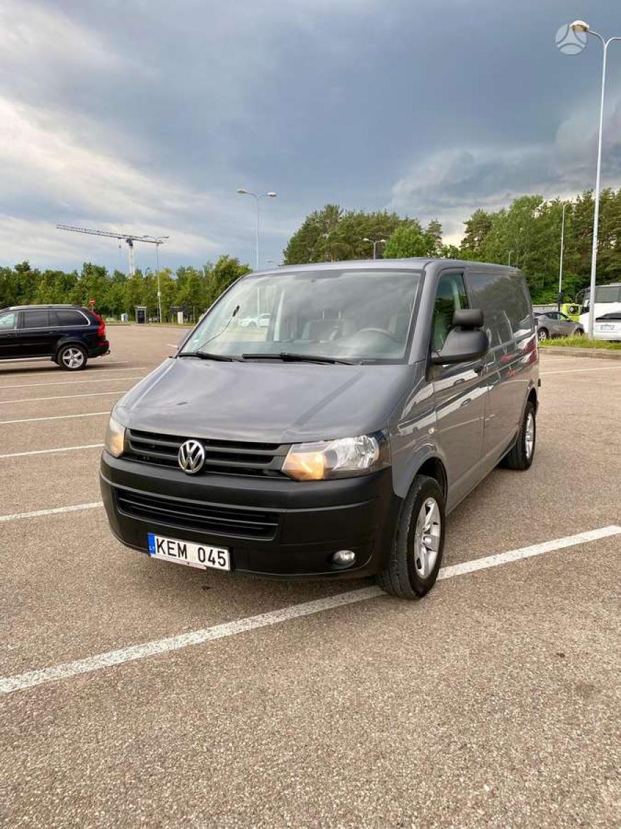 Pelēks Volkswagen Transporter 2013 Viļņa, ar dzinēja tilpumu 1.97 L un nobraukumu 406 tūkst. km par 5800 €, foto 4 vietnē AUTOMOTO.COM.LV
