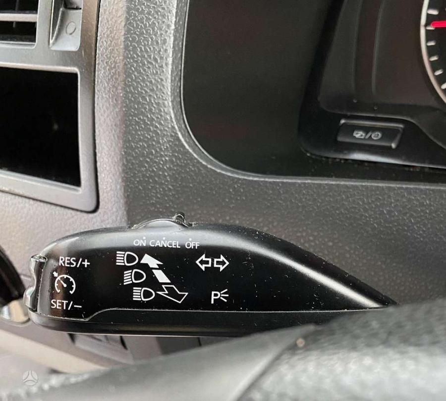 Pelēks Volkswagen Transporter 2013 Viļņa, ar dzinēja tilpumu 1.97 L un nobraukumu 406 tūkst. km par 5800 €, foto 12 vietnē AUTOMOTO.COM.LV