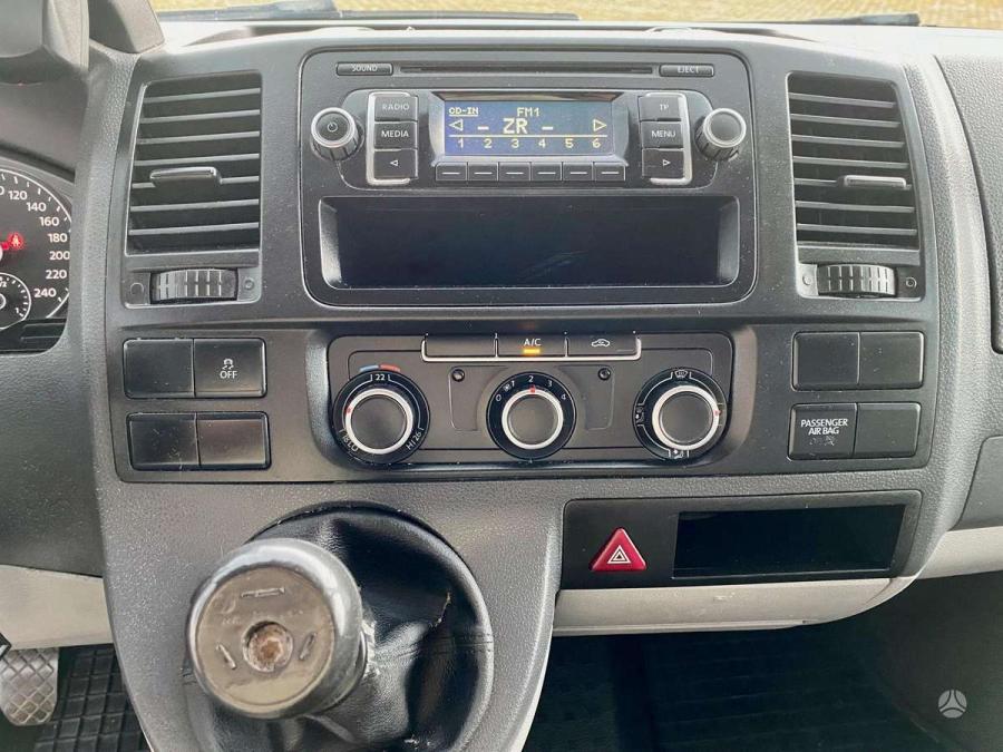 Pelēks Volkswagen Transporter 2013 Viļņa, ar dzinēja tilpumu 1.97 L un nobraukumu 406 tūkst. km par 5800 €, foto 13 vietnē AUTOMOTO.COM.LV