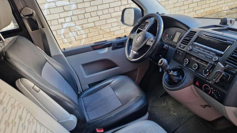 Pelēks Volkswagen Transporter 2013 Skuodas, ar dzinēja tilpumu 1.97 L un nobraukumu 278 tūkst. km par 8600 €, foto 6 vietnē AUTOMOTO.COM.LV