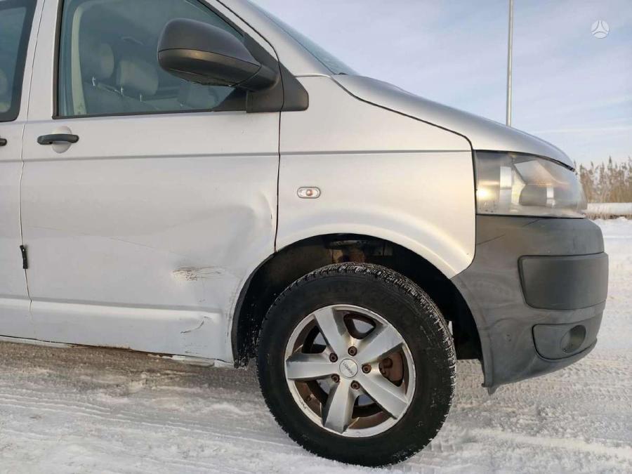 Grey Volkswagen Transporter 2014 in Klaipeda, with an engine capacity of 1.97 L and mileage of 199 thousand km for 4000 €, photo 6 on AUTOMOTO.COM.LV