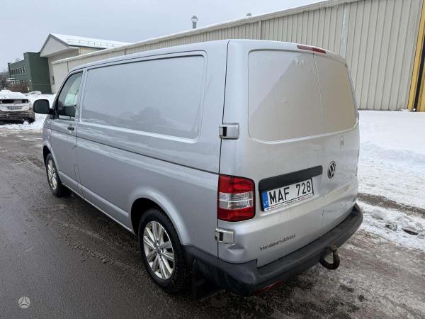 Pelēks Volkswagen Transporter 2014 Viļņa, ar dzinēja tilpumu 2.00 L un nobraukumu 420 tūkst. km par 3900 €, foto 6 vietnē AUTOMOTO.COM.LV