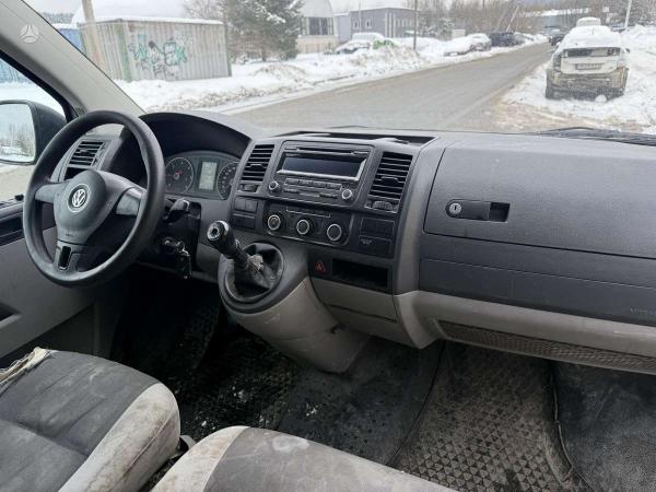 Pelēks Volkswagen Transporter 2014 Viļņa, ar dzinēja tilpumu 2.00 L un nobraukumu 420 tūkst. km par 3900 €, foto 10 vietnē AUTOMOTO.COM.LV
