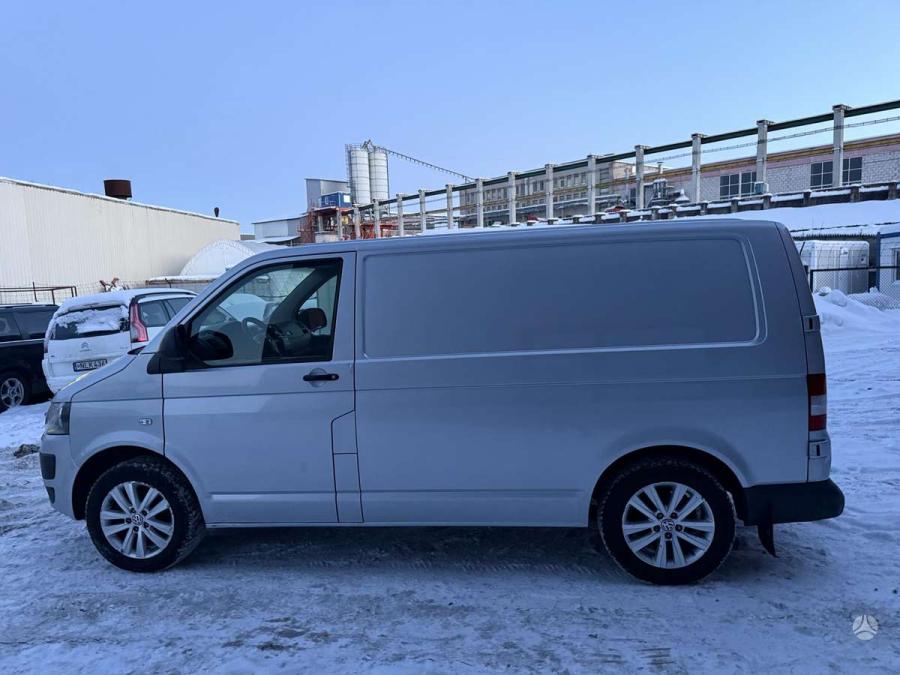 Grey Volkswagen Transporter 2014 in Vilnius, with an engine capacity of 2.00 L and mileage of 420 thousand km for 4200 €, photo 7 on AUTOMOTO.COM.LV