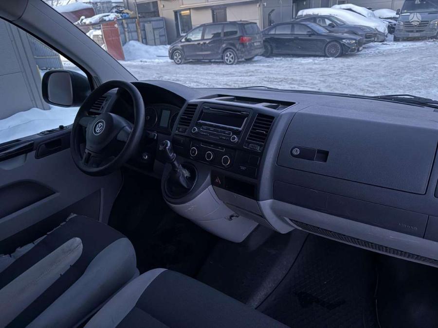 Grey Volkswagen Transporter 2014 in Vilnius, with an engine capacity of 2.00 L and mileage of 420 thousand km for 4200 €, photo 9 on AUTOMOTO.COM.LV