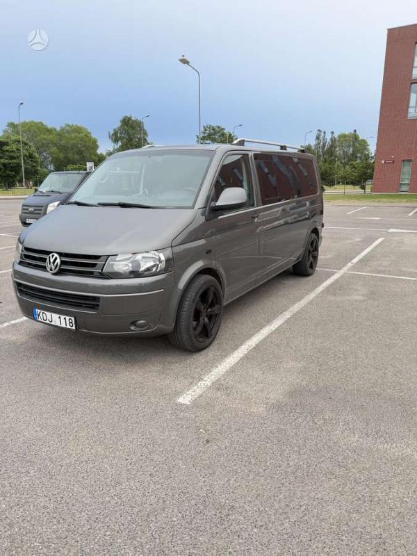Pelēks Volkswagen Transporter 2014 Klaipėda, ar dzinēja tilpumu 2.00 L un nobraukumu 278 tūkst. km par 13500 €, foto 1 vietnē AUTOMOTO.COM.LV