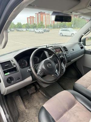 Grey Volkswagen Transporter 2014 in Klaipeda, with an engine capacity of 2.00 L and mileage of 278 thousand km for 13500 €, photo 9 on AUTOMOTO.COM.LV