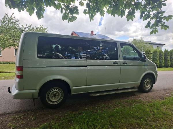 Grey Volkswagen Transporter 2014 in Marijampole, with an engine capacity of 2.00 L and mileage of 380 thousand km for 7500 €, photo 8 on AUTOMOTO.COM.LV