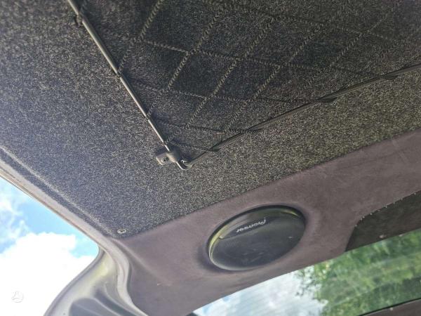 Grey Volkswagen Transporter 2014 in Marijampole, with an engine capacity of 2.00 L and mileage of 380 thousand km for 7500 €, photo 9 on AUTOMOTO.COM.LV