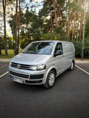Pelēks Volkswagen Transporter 2014 Kauņa, ar dzinēja tilpumu 2.00 L un nobraukumu 432 tūkst. km par 8500 €, foto  vietnē AUTOMOTO.COM.LV