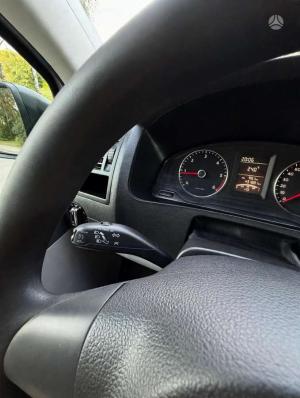 Pelēks Volkswagen Transporter 2014 Kauņa, ar dzinēja tilpumu 2.00 L un nobraukumu 432 tūkst. km par 8500 €, foto 9 vietnē AUTOMOTO.COM.LV