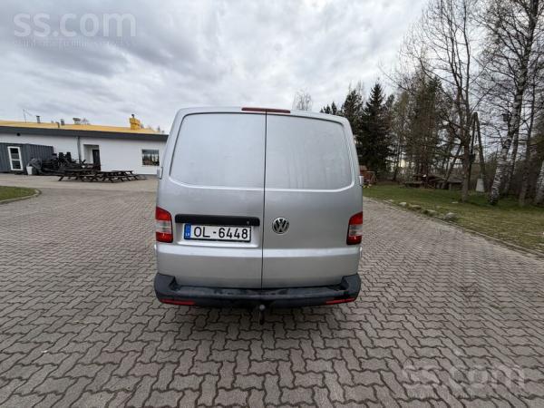 Фольксваген Transporter 2014 в Валмиера на AUTOMOTO.COM.LV Серый Фольксваген Transporter 2014 в Валмиера, объемом двигателя 2.00 л и пробегом 191 тыс. км за 11400 €, фото 10 на AUTOMOTO.COM.LV