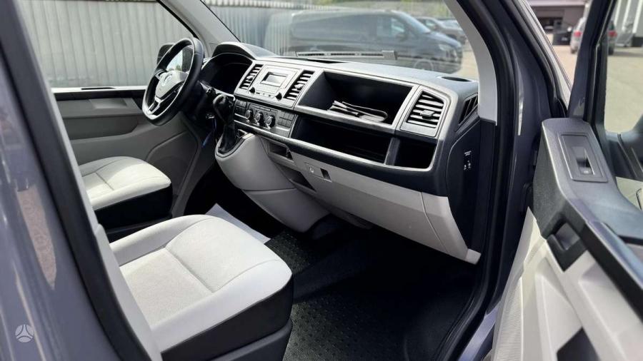 Pelēks Volkswagen Transporter 2015 Telšiai, ar dzinēja tilpumu 1.97 L un nobraukumu 213 tūkst. km par 13800 €, foto 13 vietnē AUTOMOTO.COM.LV