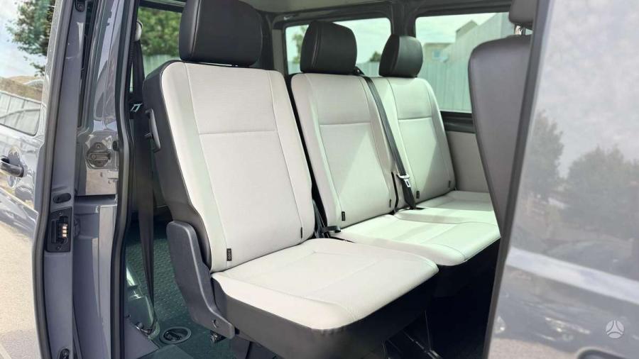 Pelēks Volkswagen Transporter 2015 Telšiai, ar dzinēja tilpumu 1.97 L un nobraukumu 213 tūkst. km par 13800 €, foto 15 vietnē AUTOMOTO.COM.LV