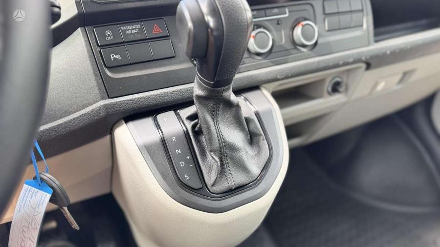 Pelēks Volkswagen Transporter 2015 Telšiai, ar dzinēja tilpumu 1.97 L un nobraukumu 213 tūkst. km par 13800 €, foto 18 vietnē AUTOMOTO.COM.LV