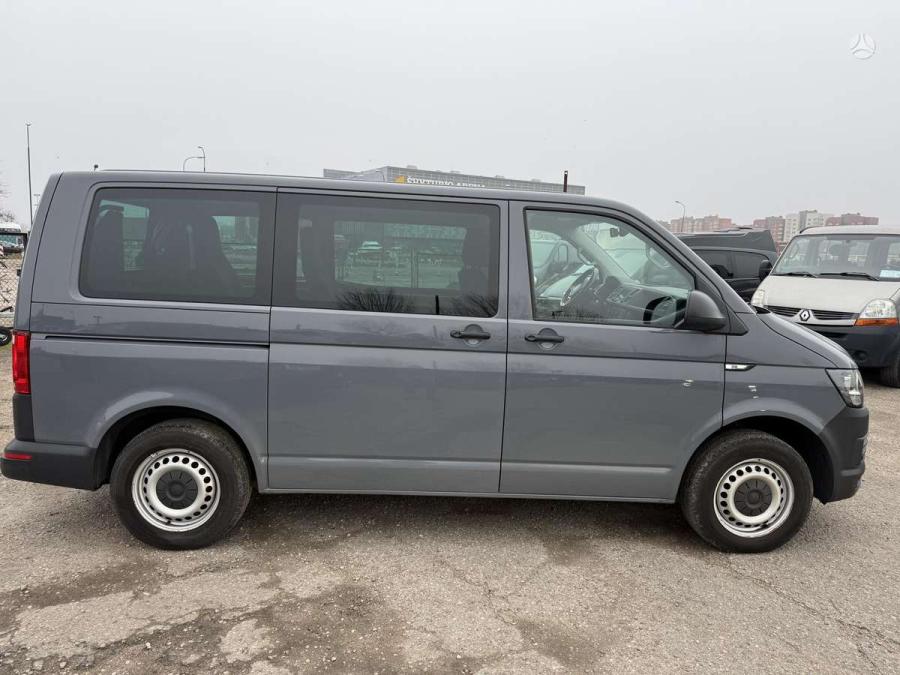 Grey Volkswagen Transporter 2016 in Klaipeda, with an engine capacity of 2.00 L and mileage of 220 thousand km for 14300 €, photo 4 on AUTOMOTO.COM.LV