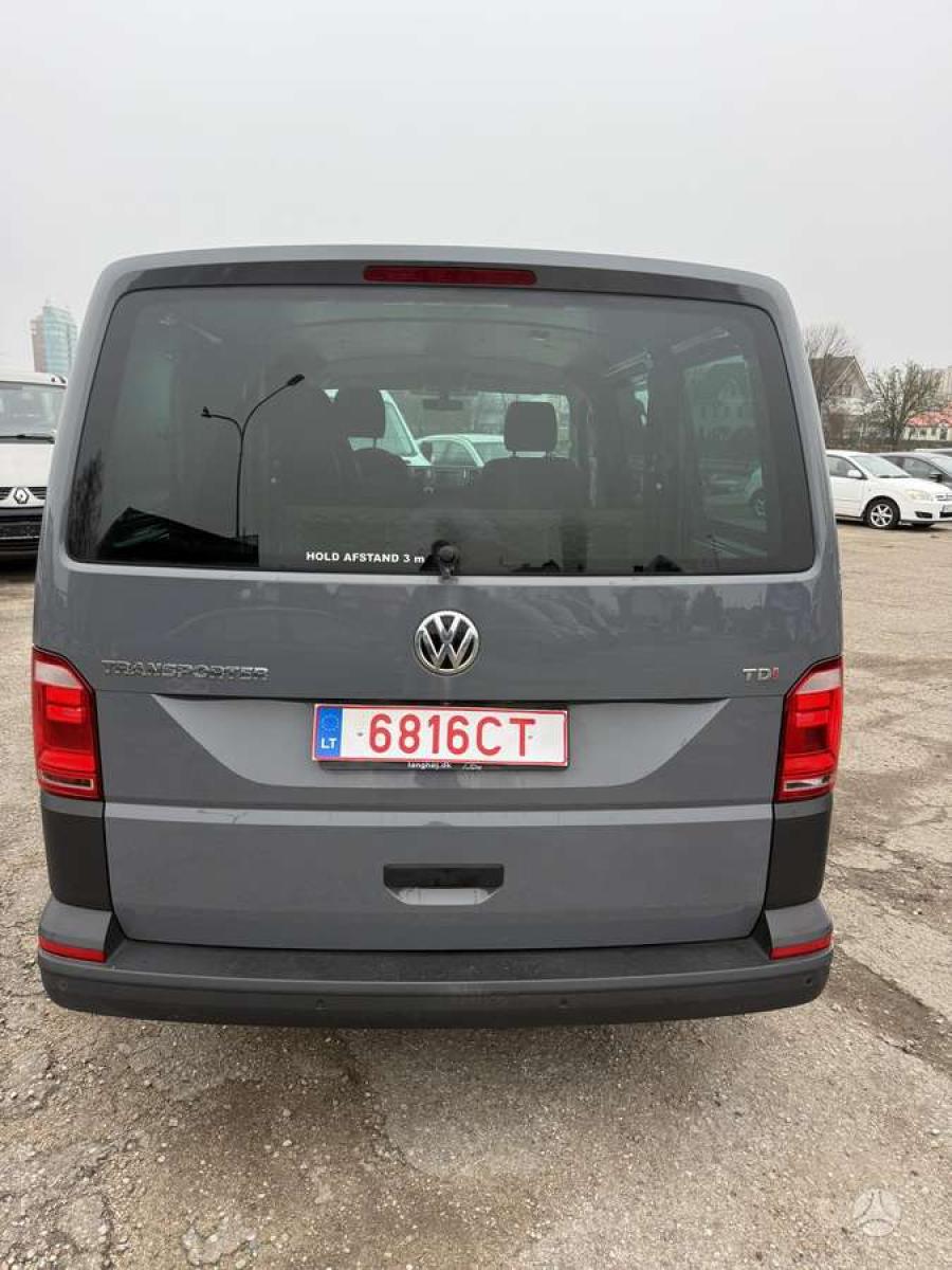 Grey Volkswagen Transporter 2016 in Klaipeda, with an engine capacity of 2.00 L and mileage of 220 thousand km for 14300 €, photo 6 on AUTOMOTO.COM.LV