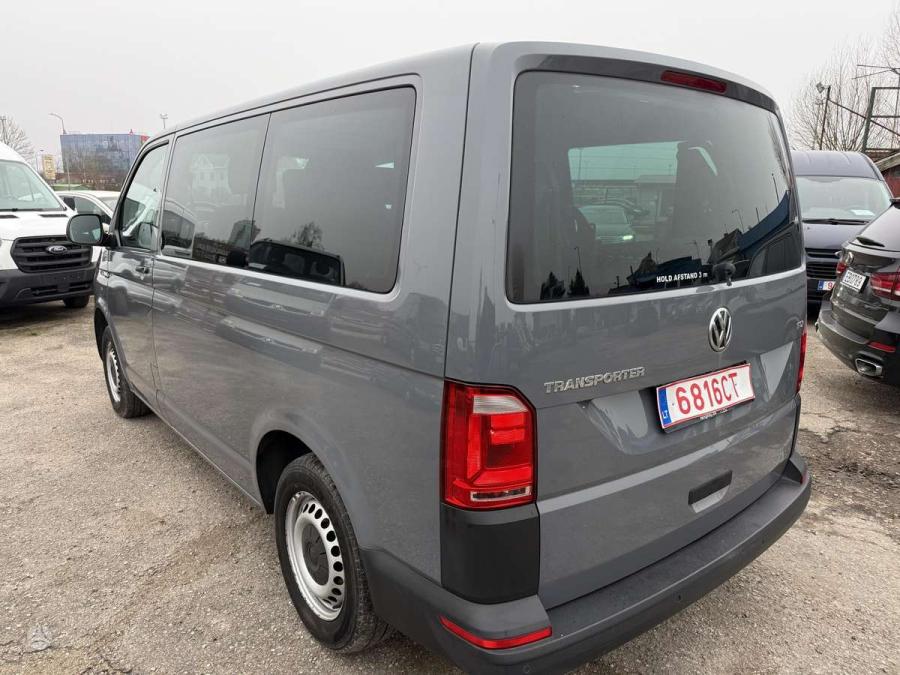 Grey Volkswagen Transporter 2016 in Klaipeda, with an engine capacity of 2.00 L and mileage of 220 thousand km for 14300 €, photo 7 on AUTOMOTO.COM.LV