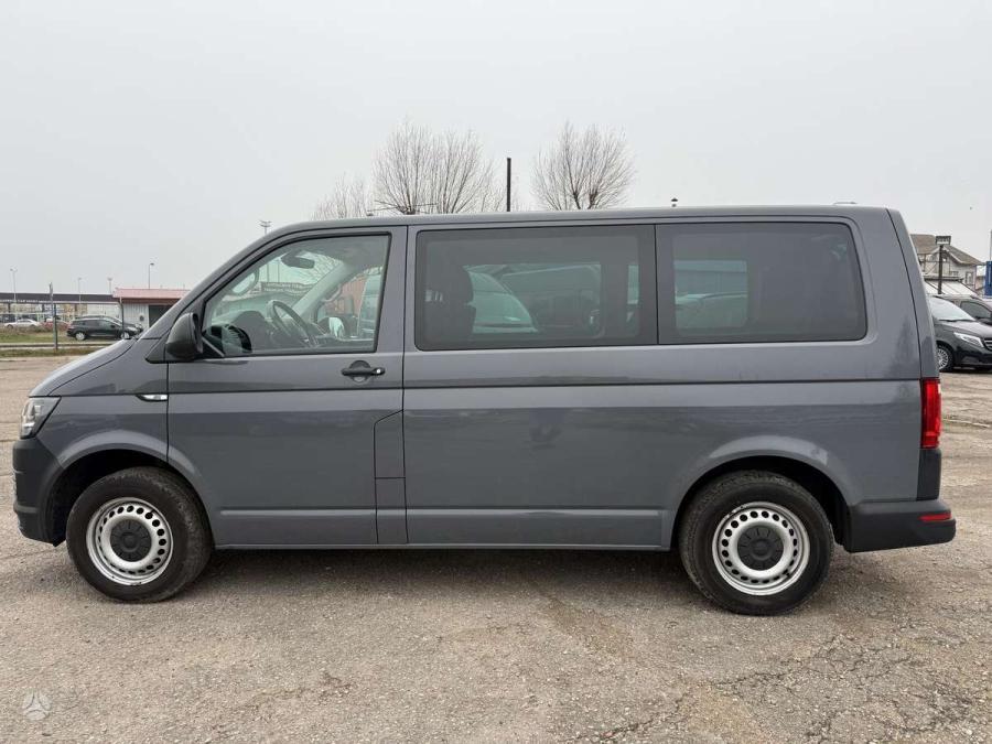 Grey Volkswagen Transporter 2016 in Klaipeda, with an engine capacity of 2.00 L and mileage of 220 thousand km for 14300 €, photo 8 on AUTOMOTO.COM.LV