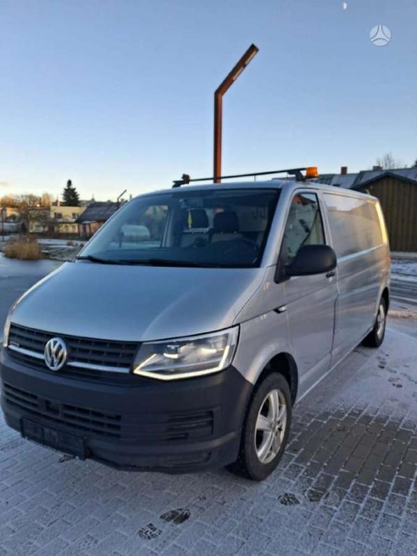 Grey Volkswagen Transporter 2016 in Raseiniai, with an engine capacity of 1.96 L and mileage of 212 thousand km for 8700 €, photo 3 on AUTOMOTO.COM.LV