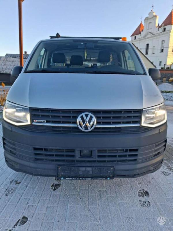 Grey Volkswagen Transporter 2016 in Raseiniai, with an engine capacity of 1.96 L and mileage of 212 thousand km for 8700 €, photo 7 on AUTOMOTO.COM.LV