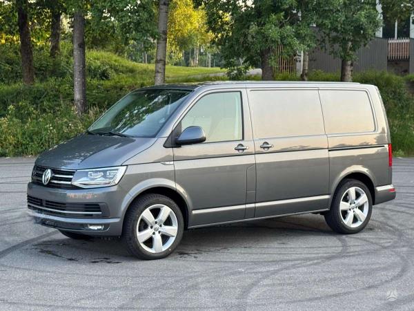 Pelēks Volkswagen Transporter 2016 Viļņa, ar dzinēja tilpumu 2.00 L un nobraukumu 140 tūkst. km par 12950 €, foto 1 vietnē AUTOMOTO.COM.LV