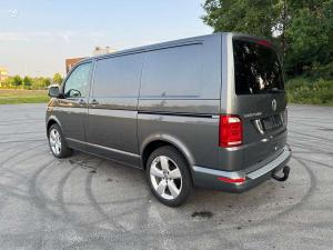 Grey Volkswagen Transporter 2016 in Vilnius, with an engine capacity of 2.00 L and mileage of 140 thousand km for 12950 €, photo 5 on AUTOMOTO.COM.LV