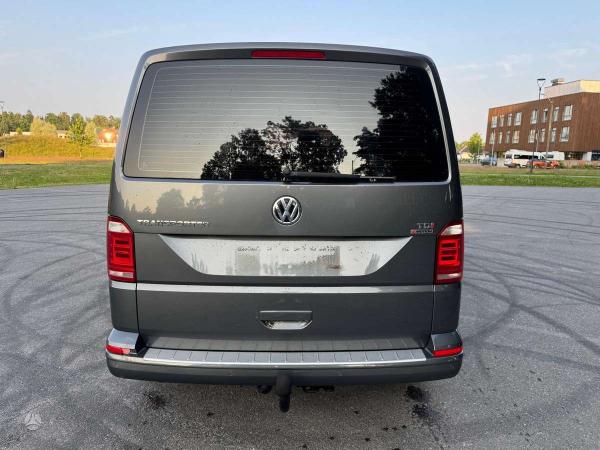 Pelēks Volkswagen Transporter 2016 Viļņa, ar dzinēja tilpumu 2.00 L un nobraukumu 140 tūkst. km par 12950 €, foto 5 vietnē AUTOMOTO.COM.LV