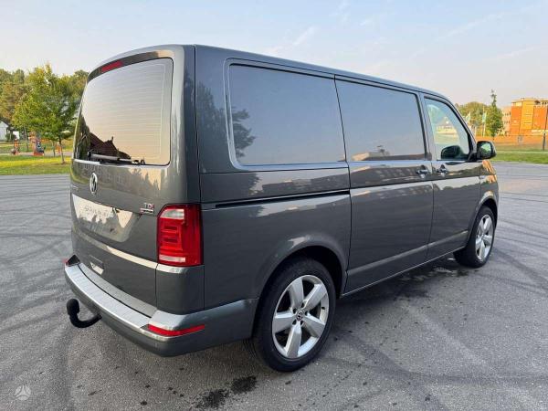 Pelēks Volkswagen Transporter 2016 Viļņa, ar dzinēja tilpumu 2.00 L un nobraukumu 140 tūkst. km par 12950 €, foto 7 vietnē AUTOMOTO.COM.LV