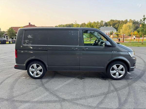 Pelēks Volkswagen Transporter 2016 Viļņa, ar dzinēja tilpumu 2.00 L un nobraukumu 140 tūkst. km par 12950 €, foto 8 vietnē AUTOMOTO.COM.LV