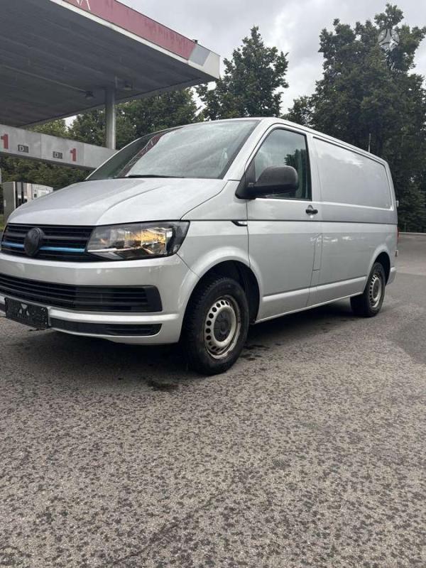 Grey Volkswagen Transporter 2016 in Vilnius, with an engine capacity of 2.00 L and mileage of 162 thousand km for 9075 €, photo 2 on AUTOMOTO.COM.LV