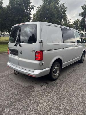Grey Volkswagen Transporter 2016 in Vilnius, with an engine capacity of 2.00 L and mileage of 162 thousand km for 9075 €, photo 7 on AUTOMOTO.COM.LV