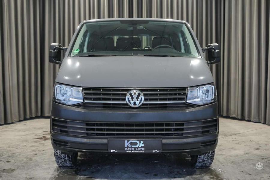 Pelēks Volkswagen Transporter 2017 Marijampole, ar dzinēja tilpumu 1.97 L un nobraukumu 186 tūkst. km par 15450 €, foto 3 vietnē AUTOMOTO.COM.LV