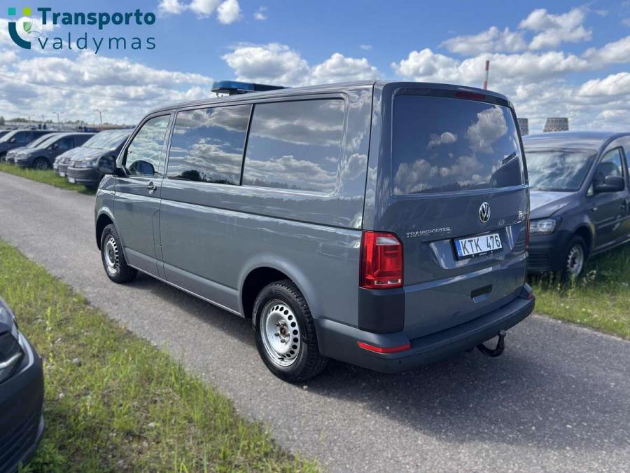 Grey Volkswagen Transporter 2018 in Vilnius, with an engine capacity of 1.97 L and mileage of 159 thousand km for 15900 €, photo 7 on AUTOMOTO.COM.LV