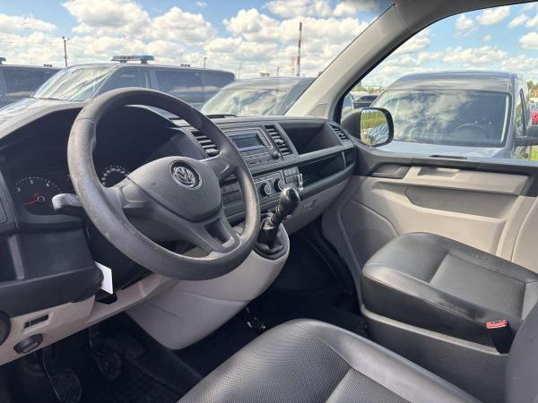 Pelēks Volkswagen Transporter 2018 Viļņa, ar dzinēja tilpumu 1.97 L un nobraukumu 159 tūkst. km par 15900 €, foto 7 vietnē AUTOMOTO.COM.LV