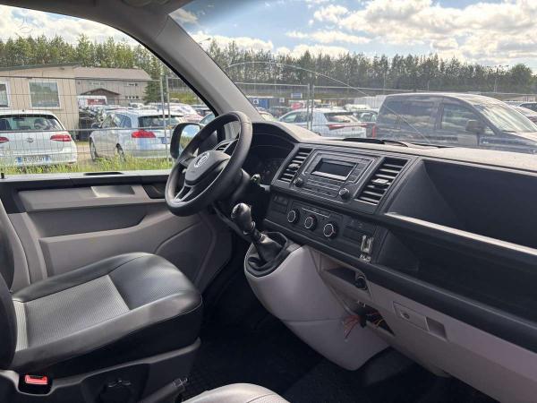 Pelēks Volkswagen Transporter 2018 Viļņa, ar dzinēja tilpumu 1.97 L un nobraukumu 159 tūkst. km par 15900 €, foto 9 vietnē AUTOMOTO.COM.LV