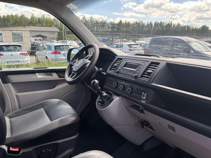Grey Volkswagen Transporter 2018 in Vilnius, with an engine capacity of 1.97 L and mileage of 159 thousand km for 15900 €, photo 10 on AUTOMOTO.COM.LV