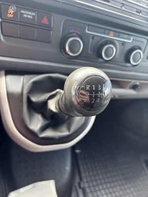 Grey Volkswagen Transporter 2018 in Vilnius, with an engine capacity of 1.97 L and mileage of 159 thousand km for 15900 €, photo 17 on AUTOMOTO.COM.LV